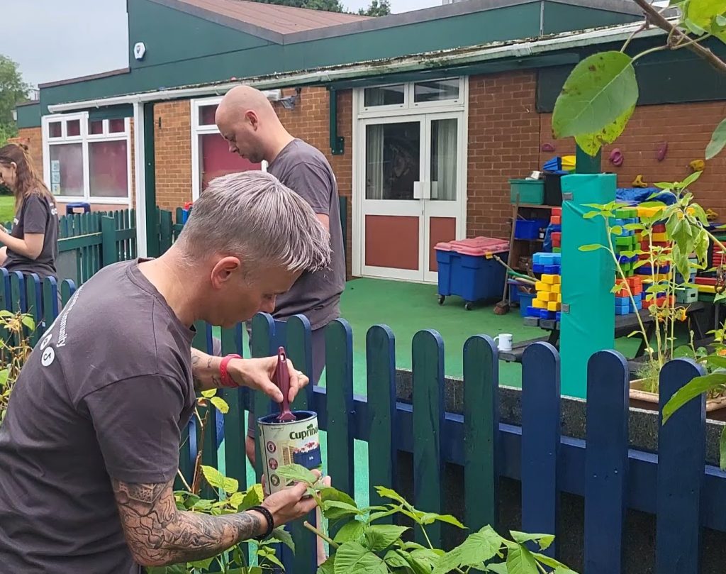 Project SOS: Building Strong Communities through a Week of Volunteering ...